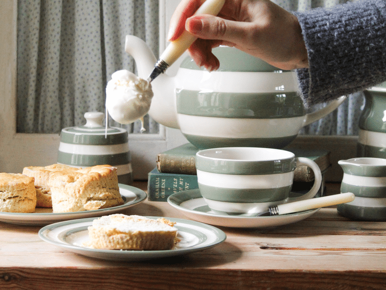 Set of 4 Willow Green Side Plates | Cornishware® | Classic British ...
